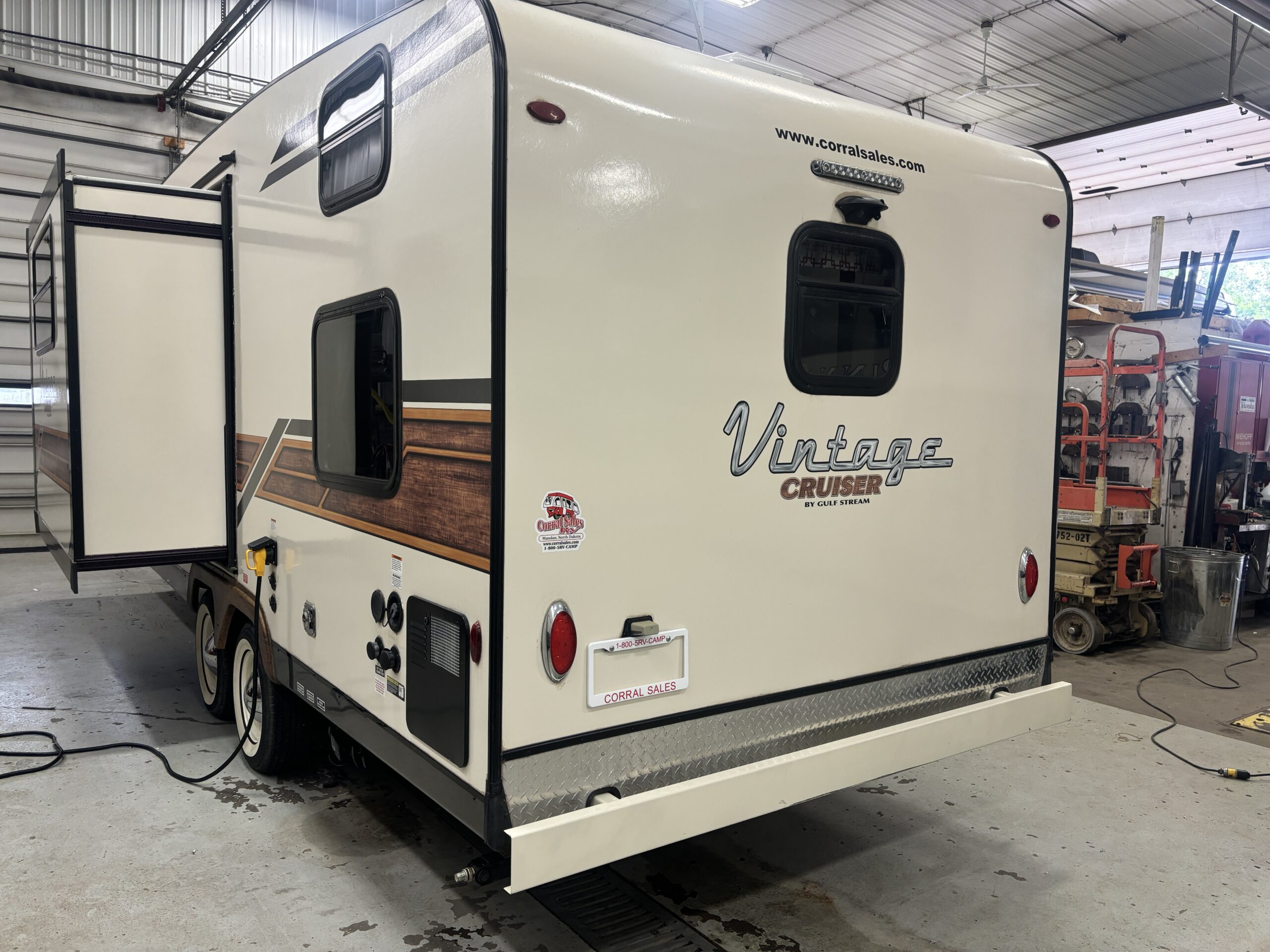 2019 Gulf Stream Vintage Cruiser 23BHS - Corral Sales RV